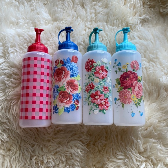 The Pioneer Woman | Kitchen | The Pioneer Woman Condiment Bottles Set ...